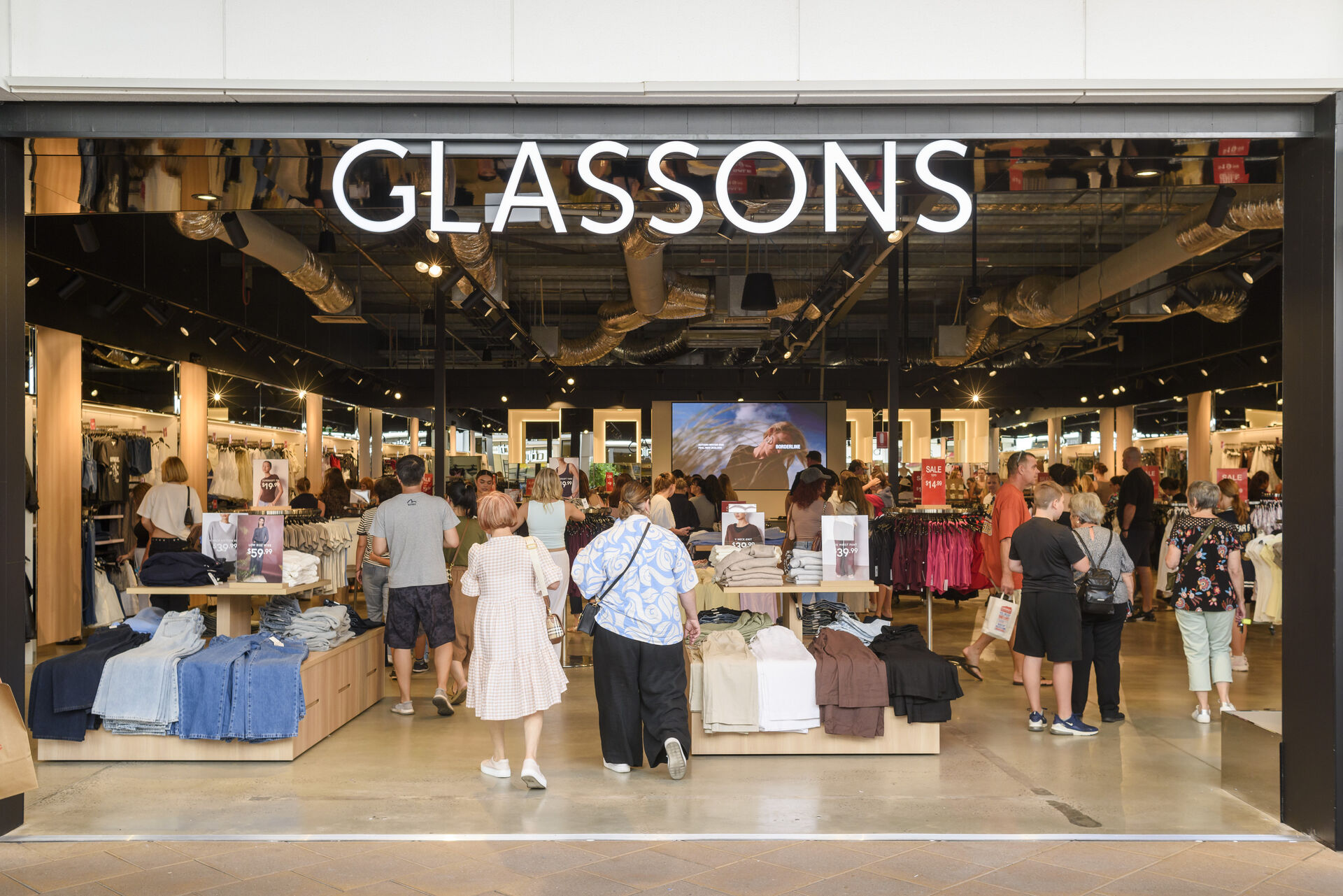 Harbour Town Adelaide • Female Fashion