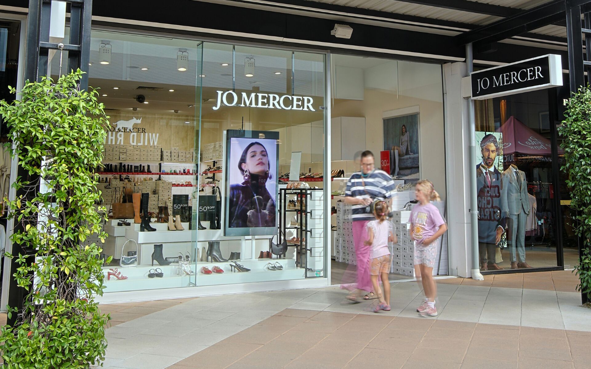 Harbour Town Adelaide • Female Fashion